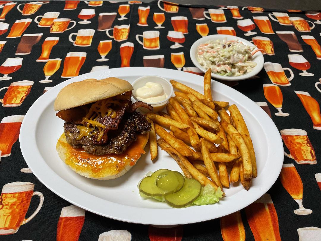 Cheddar Crusted Burger – Elwoods Pub